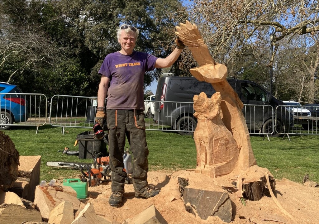 Spring Fair Chainsaw Sculpture Bidding Page (18th/19th April ...